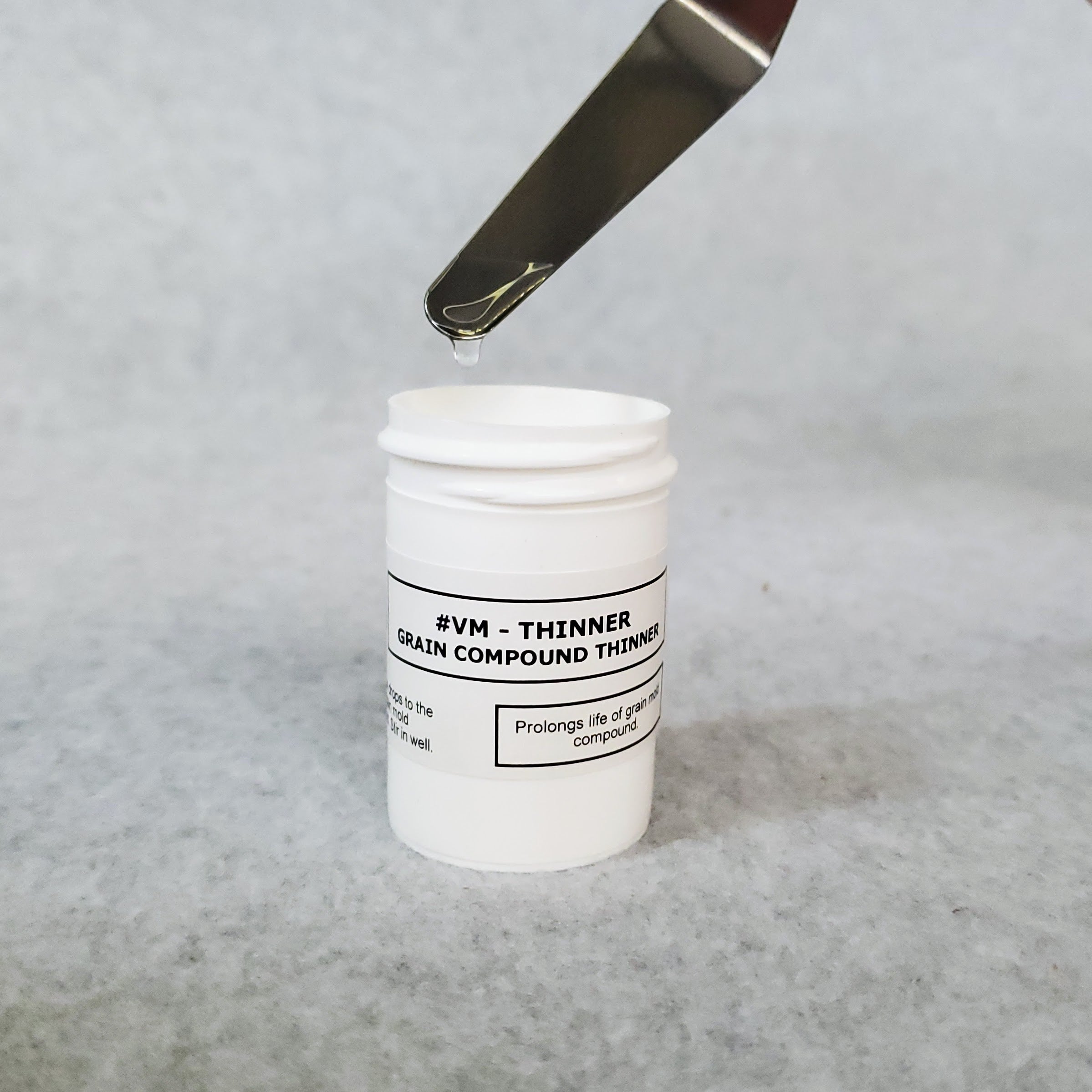 Thinner for grain mold compound 1 oz. – Classic Dye Products Inc.